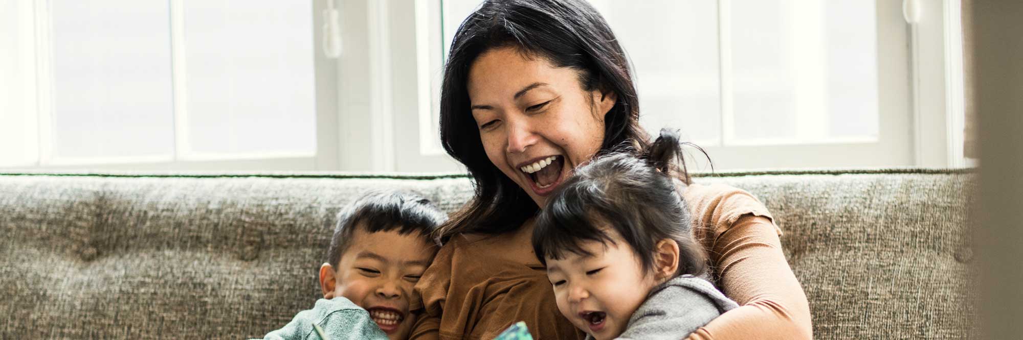 Reading, talking and singing with your child helps boost their brain ...